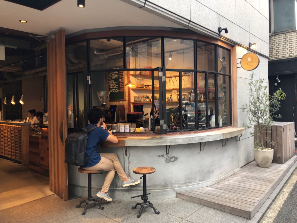 【馬喰町】ホステルCITAN併設のBERTH COFFEE 地下ラウンジは大人の隠れ家 | タクザップ